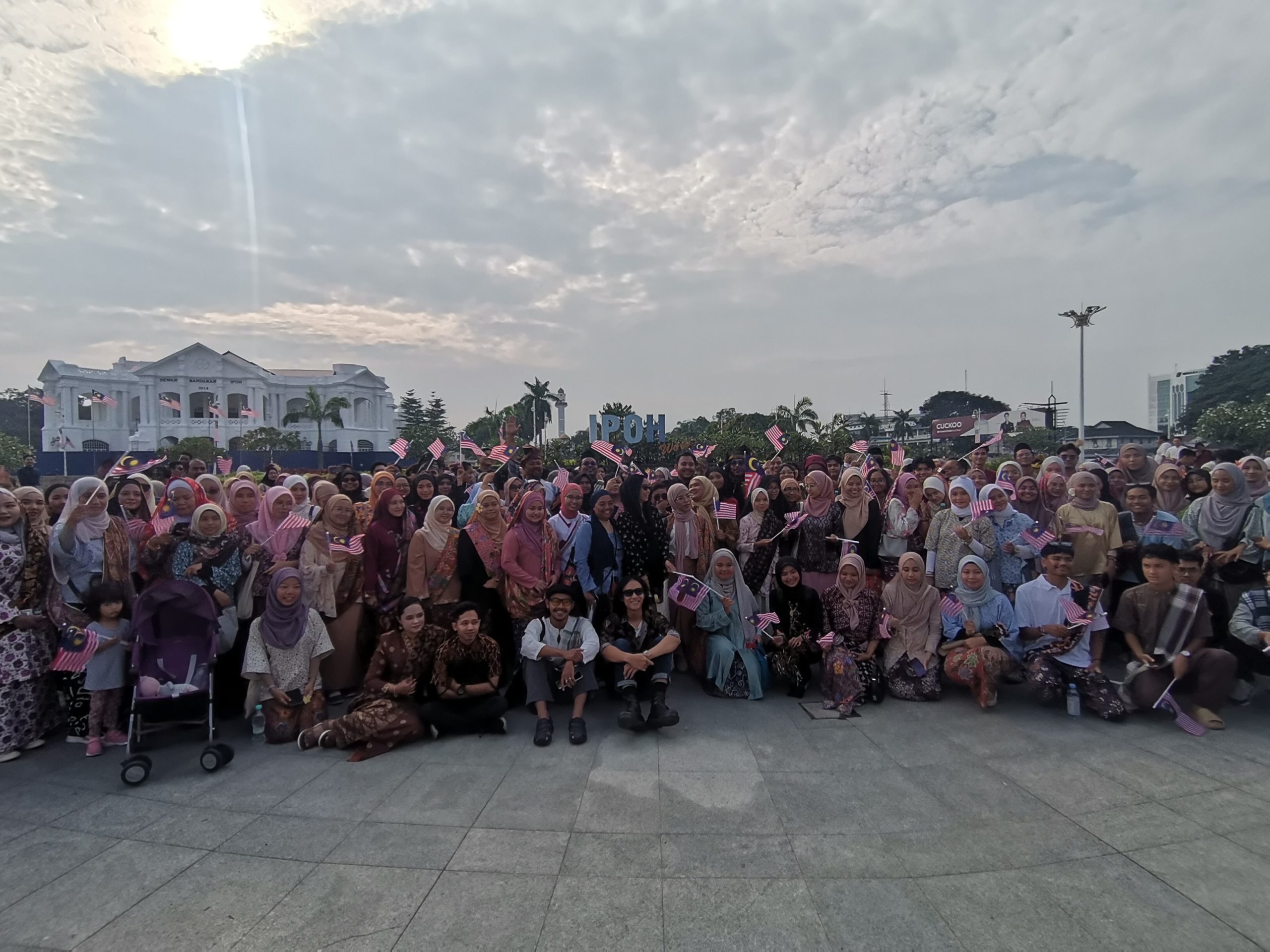 KS2023 Ipoh himpun pelbagai kaum mengenakan busana tradisional sempena ...