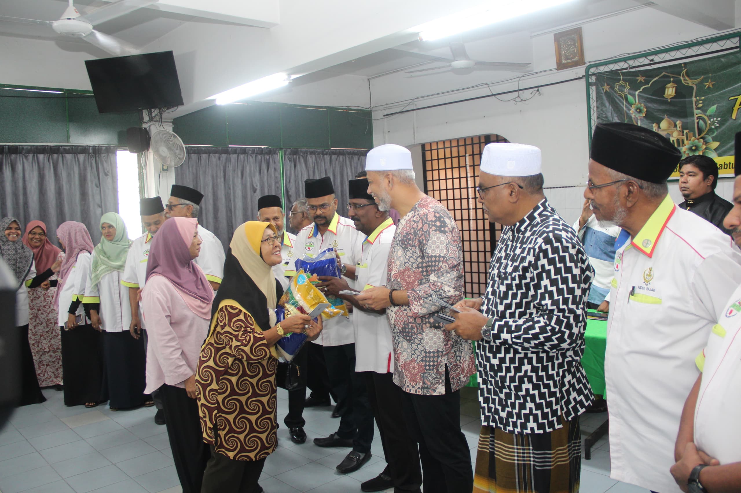 PRIM SANTUNI 100 GOLONGAN ASNAF DAN FAKIR MISKIN SEMPENA RAMADAN 2025 ...